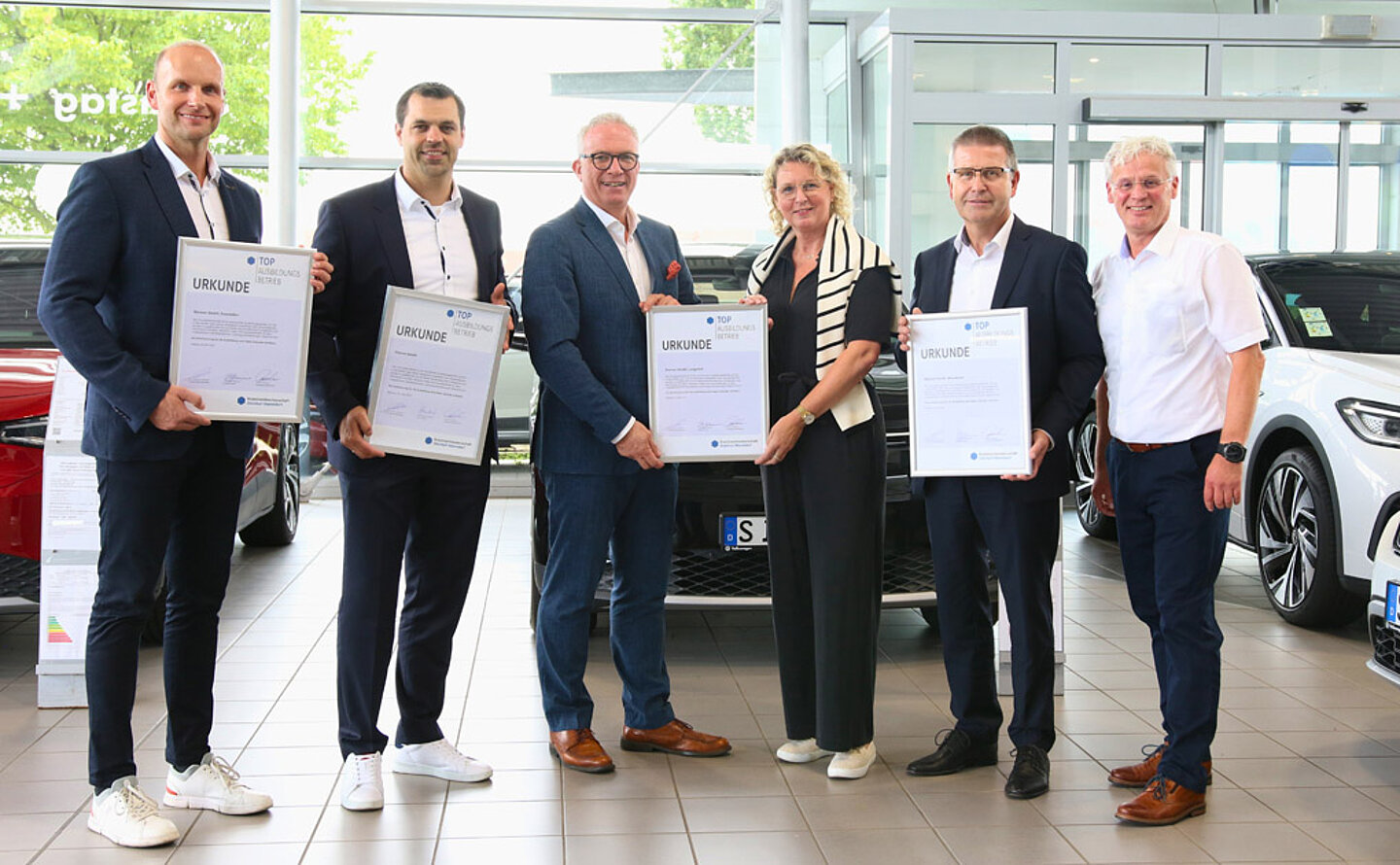 Autohaus Siemon als „TOP-Ausbildungsbetrieb“ ausgezeichnet | Innung des ...